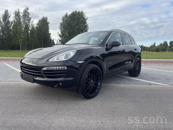 Melns Porsche Cayenne 2011 Jelgava, ar dzinēja tilpumu 3.00 L un nobraukumu 0 tūkst. km par 15490 €, foto 1 vietnē AUTOMOTO.COM.LV