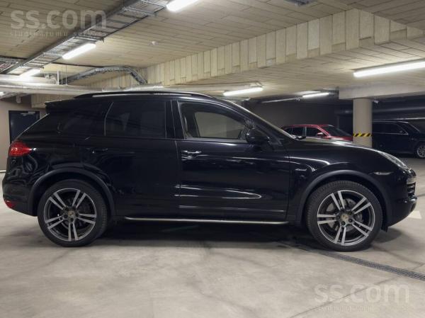 Melns Porsche Cayenne 2011 Rīga, ar dzinēja tilpumu 3.00 L un nobraukumu 310 tūkst. km par 14900 €, foto 4 vietnē AUTOMOTO.COM.LV