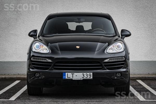 Melns Porsche Cayenne 2011 Rīga, ar dzinēja tilpumu 3.00 L un nobraukumu 255 tūkst. km par 15950 €, foto 2 vietnē AUTOMOTO.COM.LV