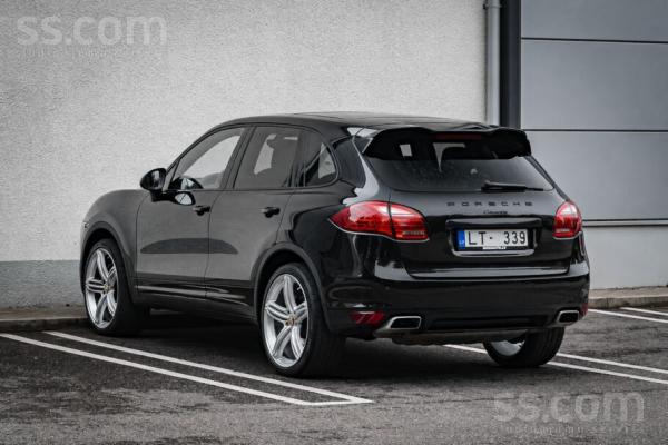 Melns Porsche Cayenne 2011 Rīga, ar dzinēja tilpumu 3.00 L un nobraukumu 255 tūkst. km par 15950 €, foto 6 vietnē AUTOMOTO.COM.LV