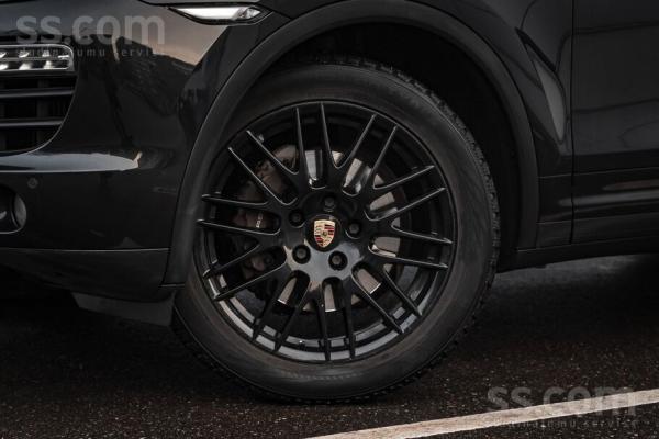 Melns Porsche Cayenne 2011 Rīga, ar dzinēja tilpumu 3.00 L un nobraukumu 255 tūkst. km par 15950 €, foto 7 vietnē AUTOMOTO.COM.LV