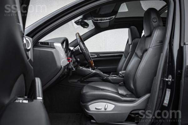Melns Porsche Cayenne 2011 Rīga, ar dzinēja tilpumu 3.00 L un nobraukumu 255 tūkst. km par 15950 €, foto 9 vietnē AUTOMOTO.COM.LV