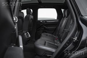 Черный Порше Каен 2011 в Рига, объемом двигателя 3.00 л и пробегом 255 тыс. км за 15950 €, фото 13 на AUTOMOTO.COM.LV