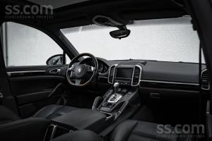 Черный Порше Каен 2011 в Рига, объемом двигателя 3.00 л и пробегом 255 тыс. км за 15950 €, фото 18 на AUTOMOTO.COM.LV