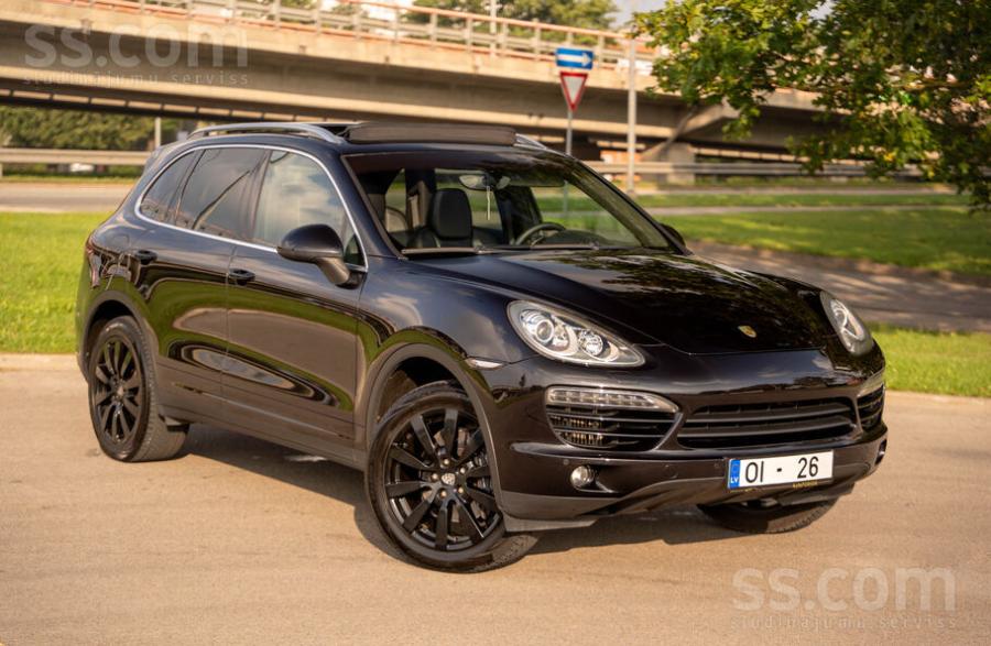 Black Porsche Cayenne 2011 in Riga, with an engine capacity of 3.00 L and mileage of 295 thousand km for 16990 €, photo 9 on AUTOMOTO.COM.LV