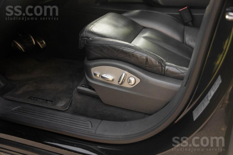 Black Porsche Cayenne 2011 in Riga, with an engine capacity of 3.00 L and mileage of 295 thousand km for 16990 €, photo 17 on AUTOMOTO.COM.LV