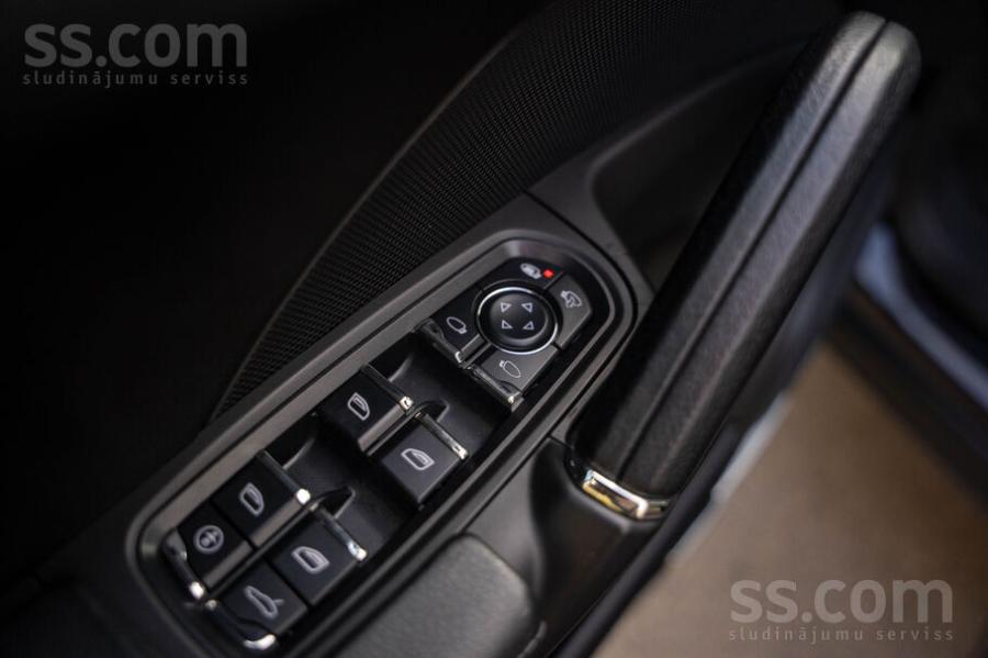Black Porsche Cayenne 2011 in Riga, with an engine capacity of 3.00 L and mileage of 295 thousand km for 16990 €, photo 19 on AUTOMOTO.COM.LV