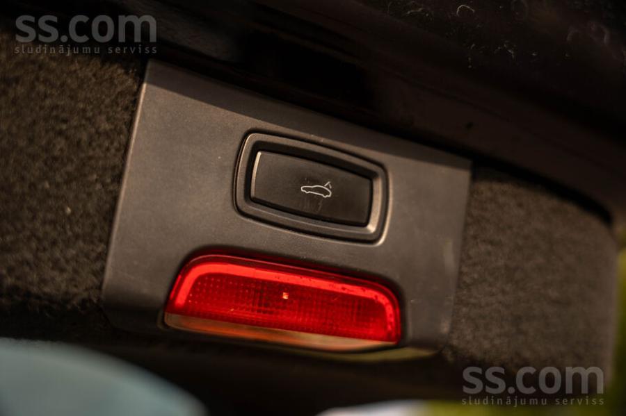 Black Porsche Cayenne 2011 in Riga, with an engine capacity of 3.00 L and mileage of 295 thousand km for 16990 €, photo 29 on AUTOMOTO.COM.LV