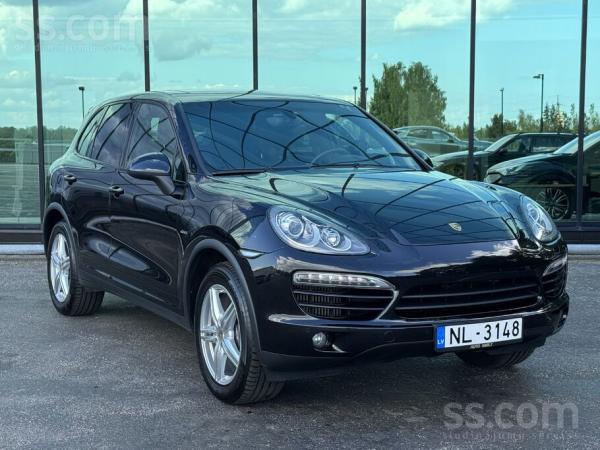 Melns Porsche Cayenne 2011 Rīga, ar dzinēja tilpumu 3.00 L un nobraukumu 0 tūkst. km par 18950 €, foto 3 vietnē AUTOMOTO.COM.LV