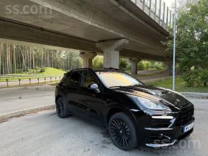 Black Porsche Cayenne 2011 in Riga, with an engine capacity of 3.00 L and mileage of 280 thousand km for 25500 €, photo 3 on AUTOMOTO.COM.LV