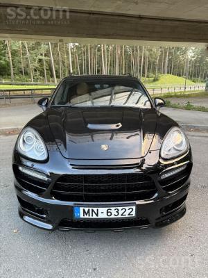 Black Porsche Cayenne 2011 in Riga, with an engine capacity of 3.00 L and mileage of 280 thousand km for 25500 €, photo 7 on AUTOMOTO.COM.LV