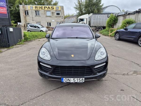 Porsche Cayenne 2011 Rīga vietnē Melns Porsche Cayenne 2011 Rīga, ar dzinēja tilpumu 4.80 L un nobraukumu 248 tūkst. km par 17990 €, foto 4 vietnē AUTOMOTO.COM.LV
