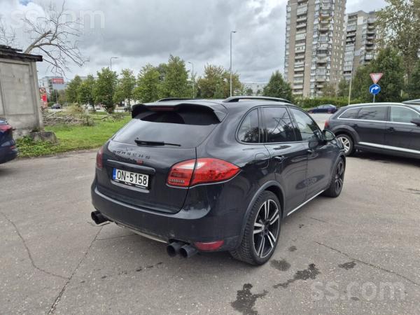 Porsche Cayenne 2011 Rīga vietnē Melns Porsche Cayenne 2011 Rīga, ar dzinēja tilpumu 4.80 L un nobraukumu 248 tūkst. km par 17990 €, foto 7 vietnē AUTOMOTO.COM.LV