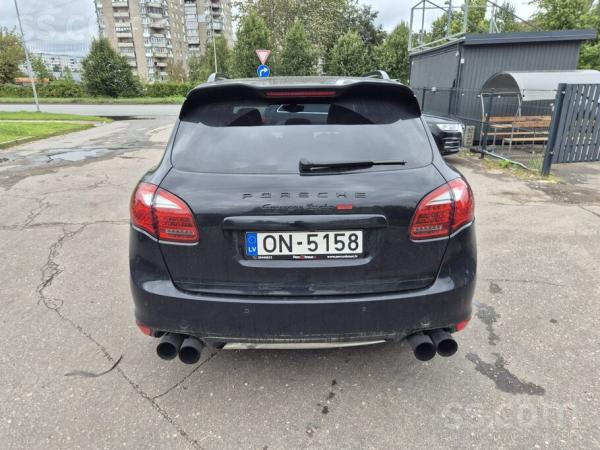 Porsche Cayenne 2011 Rīga vietnē Melns Porsche Cayenne 2011 Rīga, ar dzinēja tilpumu 4.80 L un nobraukumu 248 tūkst. km par 17990 €, foto 8 vietnē AUTOMOTO.COM.LV