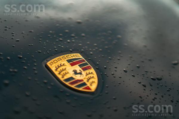 Black Porsche Cayenne 2011 in Riga, with an engine capacity of 3.00 L and mileage of 272 thousand km for 17400 €, photo 8 on AUTOMOTO.COM.LV