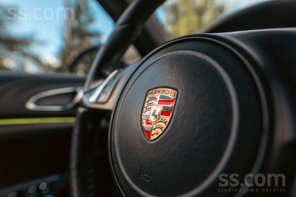 Black Porsche Cayenne 2011 in Riga, with an engine capacity of 3.00 L and mileage of 272 thousand km for 17400 €, photo 10 on AUTOMOTO.COM.LV