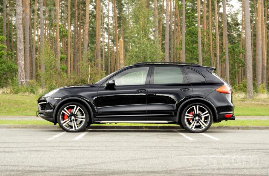 Black Porsche Cayenne 2011 in Riga, with an engine capacity of 4.80 L and mileage of 248 thousand km for 17990 €, photo 10 on AUTOMOTO.COM.LV