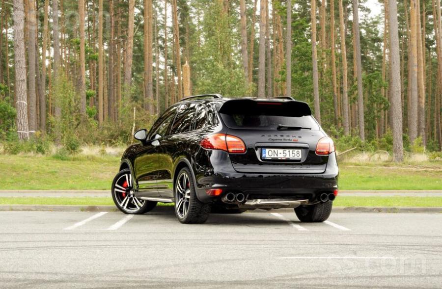 Black Porsche Cayenne 2011 in Riga, with an engine capacity of 4.80 L and mileage of 248 thousand km for 17990 €, photo 16 on AUTOMOTO.COM.LV