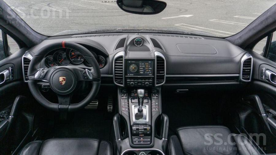 Black Porsche Cayenne 2011 in Riga, with an engine capacity of 4.80 L and mileage of 248 thousand km for 17990 €, photo 25 on AUTOMOTO.COM.LV