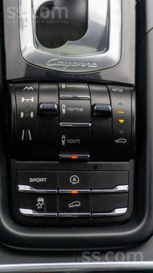 Black Porsche Cayenne 2011 in Riga, with an engine capacity of 4.80 L and mileage of 248 thousand km for 17990 €, photo 28 on AUTOMOTO.COM.LV