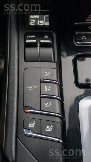 Black Porsche Cayenne 2011 in Riga, with an engine capacity of 4.80 L and mileage of 248 thousand km for 17990 €, photo 32 on AUTOMOTO.COM.LV