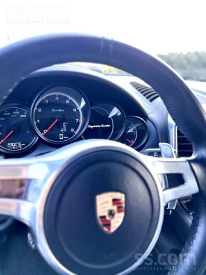 Black Porsche Cayenne 2011 in Riga, with an engine capacity of 4.80 L and mileage of 245 thousand km for 18500 €, photo 7 on AUTOMOTO.COM.LV