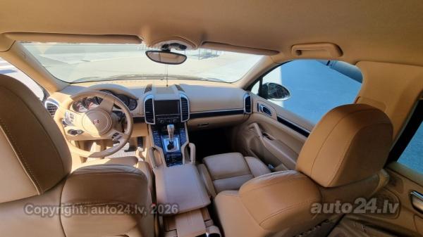Porsche Cayenne 2011 Tallina vietnē Melns Porsche Cayenne 2011 Tallina, ar dzinēja tilpumu 3.00 L un nobraukumu 266 tūkst. km par 17474 €, foto 7 vietnē AUTOMOTO.COM.LV
