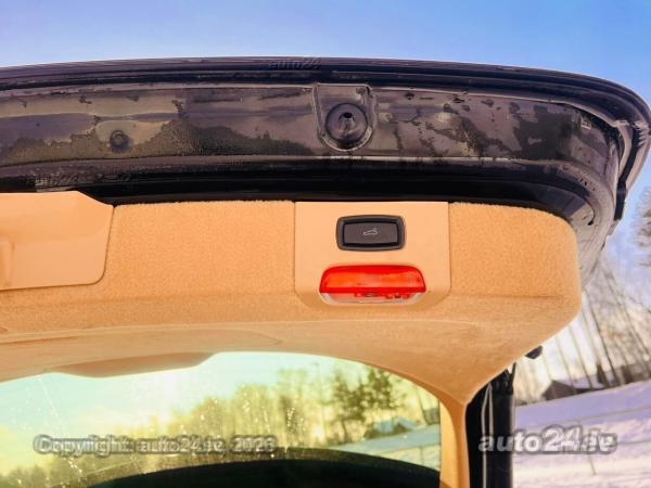Porsche Cayenne 2011 Tallina vietnē Melns Porsche Cayenne 2011 Tallina, ar dzinēja tilpumu 3.00 L un nobraukumu 266 tūkst. km par 17474 €, foto 9 vietnē AUTOMOTO.COM.LV