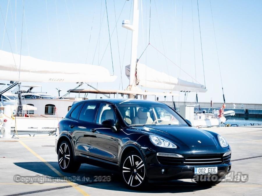 Melns Porsche Cayenne 2011 Tallina, ar dzinēja tilpumu 3.00 L un nobraukumu 266 tūkst. km par 17474 €, foto 10 vietnē AUTOMOTO.COM.LV