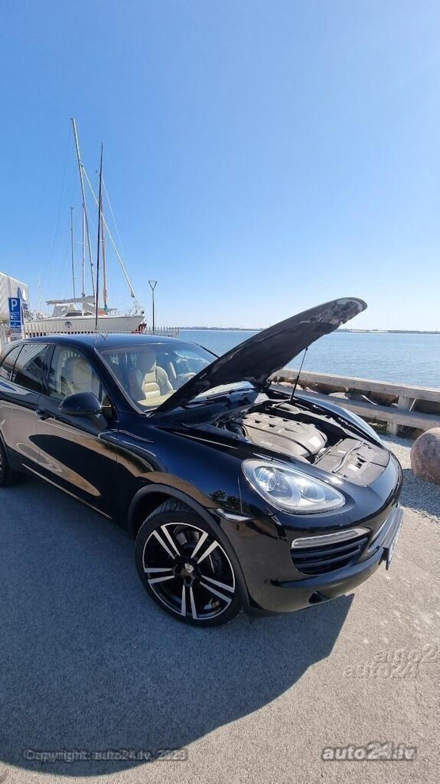 Melns Porsche Cayenne 2011 Tallina, ar dzinēja tilpumu 3.00 L un nobraukumu 266 tūkst. km par 17474 €, foto 12 vietnē AUTOMOTO.COM.LV