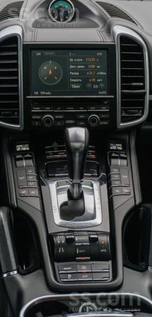 Black Porsche Cayenne 2011 in Riga, with an engine capacity of 4.80 L and mileage of 248 thousand km for 17990 €, photo 13 on AUTOMOTO.COM.LV