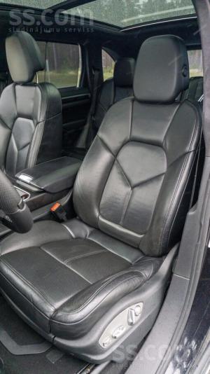 Black Porsche Cayenne 2011 in Riga, with an engine capacity of 4.80 L and mileage of 248 thousand km for 17990 €, photo 24 on AUTOMOTO.COM.LV