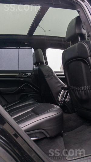 Black Porsche Cayenne 2011 in Riga, with an engine capacity of 4.80 L and mileage of 248 thousand km for 17990 €, photo 26 on AUTOMOTO.COM.LV