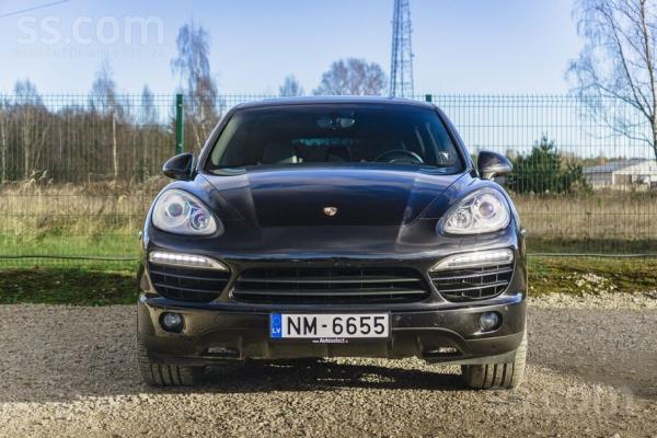 Melns Porsche Cayenne 2012 Rīga, ar dzinēja tilpumu 3.00 L un nobraukumu 362 tūkst. km par 18990 €, foto 2 vietnē AUTOMOTO.COM.LV