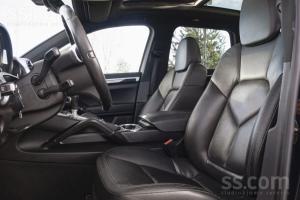 Black Porsche Cayenne 2012 in Riga, with an engine capacity of 3.00 L and mileage of 362 thousand km for 18990 €, photo 8 on AUTOMOTO.COM.LV