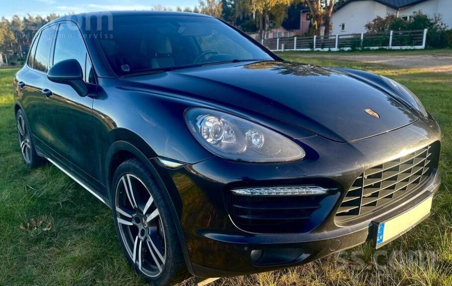 Melns Porsche Cayenne 2012 Rīga, ar dzinēja tilpumu 3.00 L un nobraukumu 138 tūkst. km par 21500 €, foto 2 vietnē AUTOMOTO.COM.LV