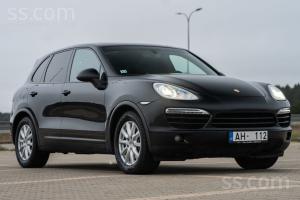 Melns Porsche Cayenne 2012 Rīga, ar dzinēja tilpumu 3.00 L un nobraukumu 231 tūkst. km par 16650 €, foto  vietnē AUTOMOTO.COM.LV