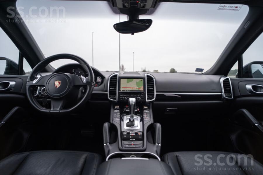 Melns Porsche Cayenne 2012 Rīga, ar dzinēja tilpumu 3.00 L un nobraukumu 231 tūkst. km par 16650 €, foto 10 vietnē AUTOMOTO.COM.LV