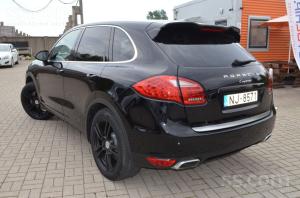 Melns Porsche Cayenne 2012 Ventspils, ar dzinēja tilpumu 3.00 L un nobraukumu 283 tūkst. km par 15000 €, foto 2 vietnē AUTOMOTO.COM.LV