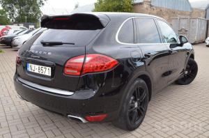 Melns Porsche Cayenne 2012 Ventspils, ar dzinēja tilpumu 3.00 L un nobraukumu 283 tūkst. km par 15000 €, foto 4 vietnē AUTOMOTO.COM.LV