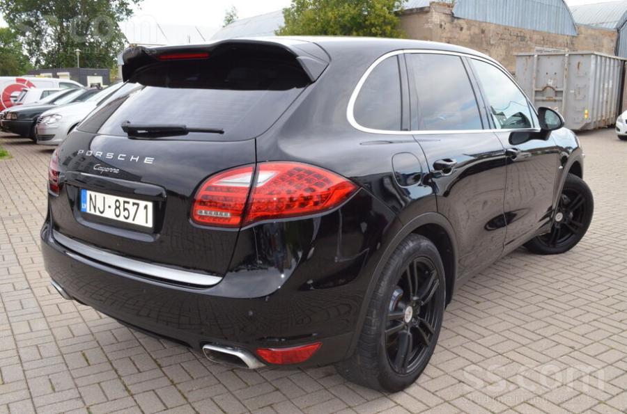 Melns Porsche Cayenne 2012 Ventspils, ar dzinēja tilpumu 3.00 L un nobraukumu 283 tūkst. km par 15000 €, foto 4 vietnē AUTOMOTO.COM.LV