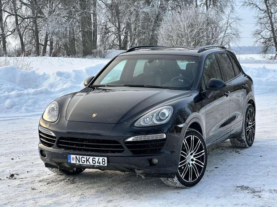Melns Porsche Cayenne 2012 Viļņa, ar dzinēja tilpumu 2.97 L un nobraukumu 220 tūkst. km par 16700 €, foto 1 vietnē AUTOMOTO.COM.LV