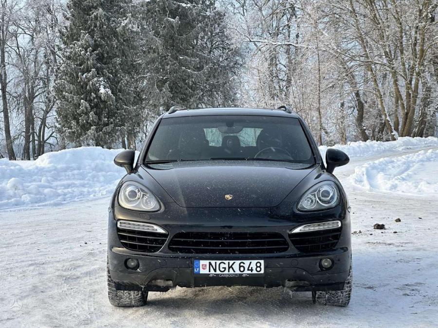 Melns Porsche Cayenne 2012 Viļņa, ar dzinēja tilpumu 2.97 L un nobraukumu 220 tūkst. km par 16700 €, foto 3 vietnē AUTOMOTO.COM.LV