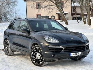 Melns Porsche Cayenne 2012 Viļņa, ar dzinēja tilpumu 2.97 L un nobraukumu 220 tūkst. km par 16700 €, foto 4 vietnē AUTOMOTO.COM.LV