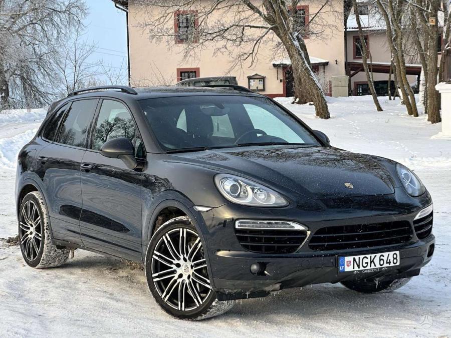 Melns Porsche Cayenne 2012 Viļņa, ar dzinēja tilpumu 2.97 L un nobraukumu 220 tūkst. km par 16700 €, foto 4 vietnē AUTOMOTO.COM.LV