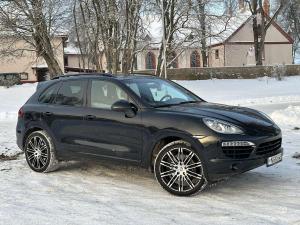 Melns Porsche Cayenne 2012 Viļņa, ar dzinēja tilpumu 2.97 L un nobraukumu 220 tūkst. km par 16700 €, foto 5 vietnē AUTOMOTO.COM.LV