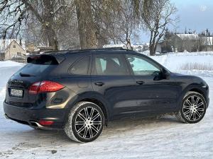 Melns Porsche Cayenne 2012 Viļņa, ar dzinēja tilpumu 2.97 L un nobraukumu 220 tūkst. km par 16700 €, foto 6 vietnē AUTOMOTO.COM.LV