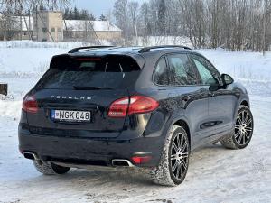 Melns Porsche Cayenne 2012 Viļņa, ar dzinēja tilpumu 2.97 L un nobraukumu 220 tūkst. km par 16700 €, foto 7 vietnē AUTOMOTO.COM.LV