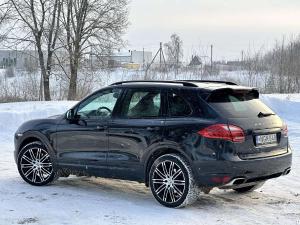 Melns Porsche Cayenne 2012 Viļņa, ar dzinēja tilpumu 2.97 L un nobraukumu 220 tūkst. km par 16700 €, foto 10 vietnē AUTOMOTO.COM.LV
