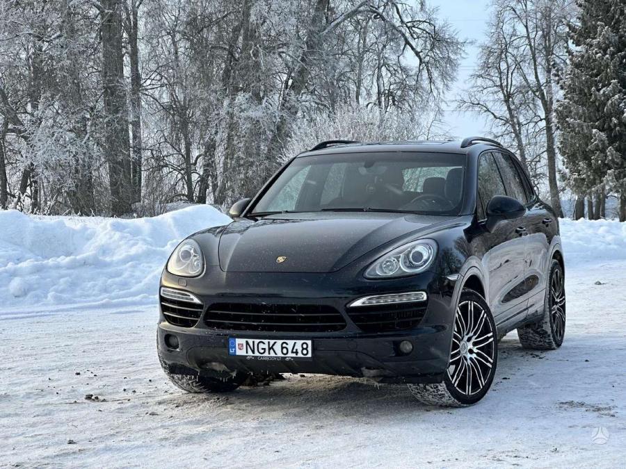 Melns Porsche Cayenne 2012 Viļņa, ar dzinēja tilpumu 2.97 L un nobraukumu 220 tūkst. km par 16700 €, foto 12 vietnē AUTOMOTO.COM.LV